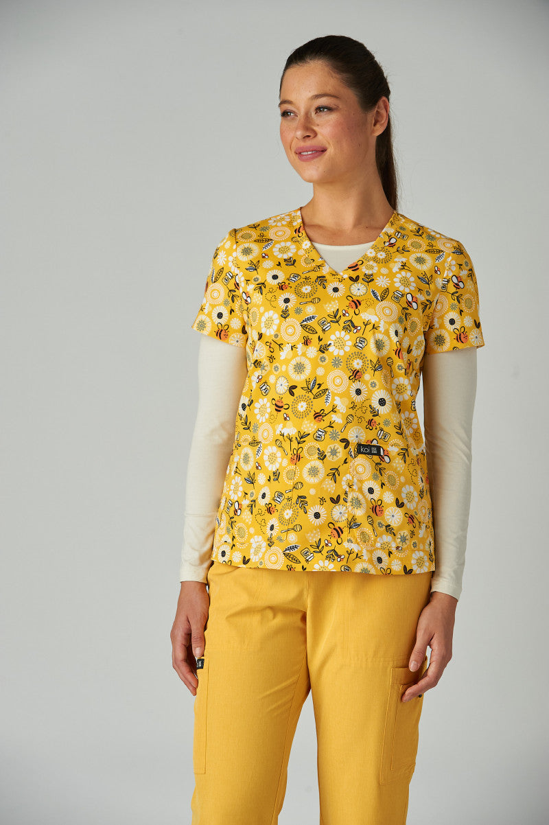 Basics 384PR Leslie Top Honey Bees – Med Threads